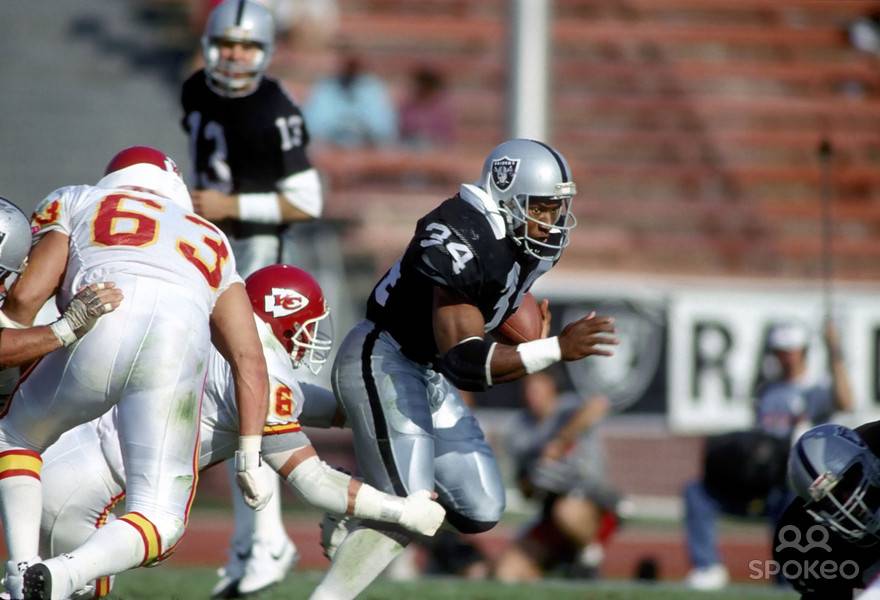 A Few Good NFL Running Backs - The Sports Column | Sports Articles ...